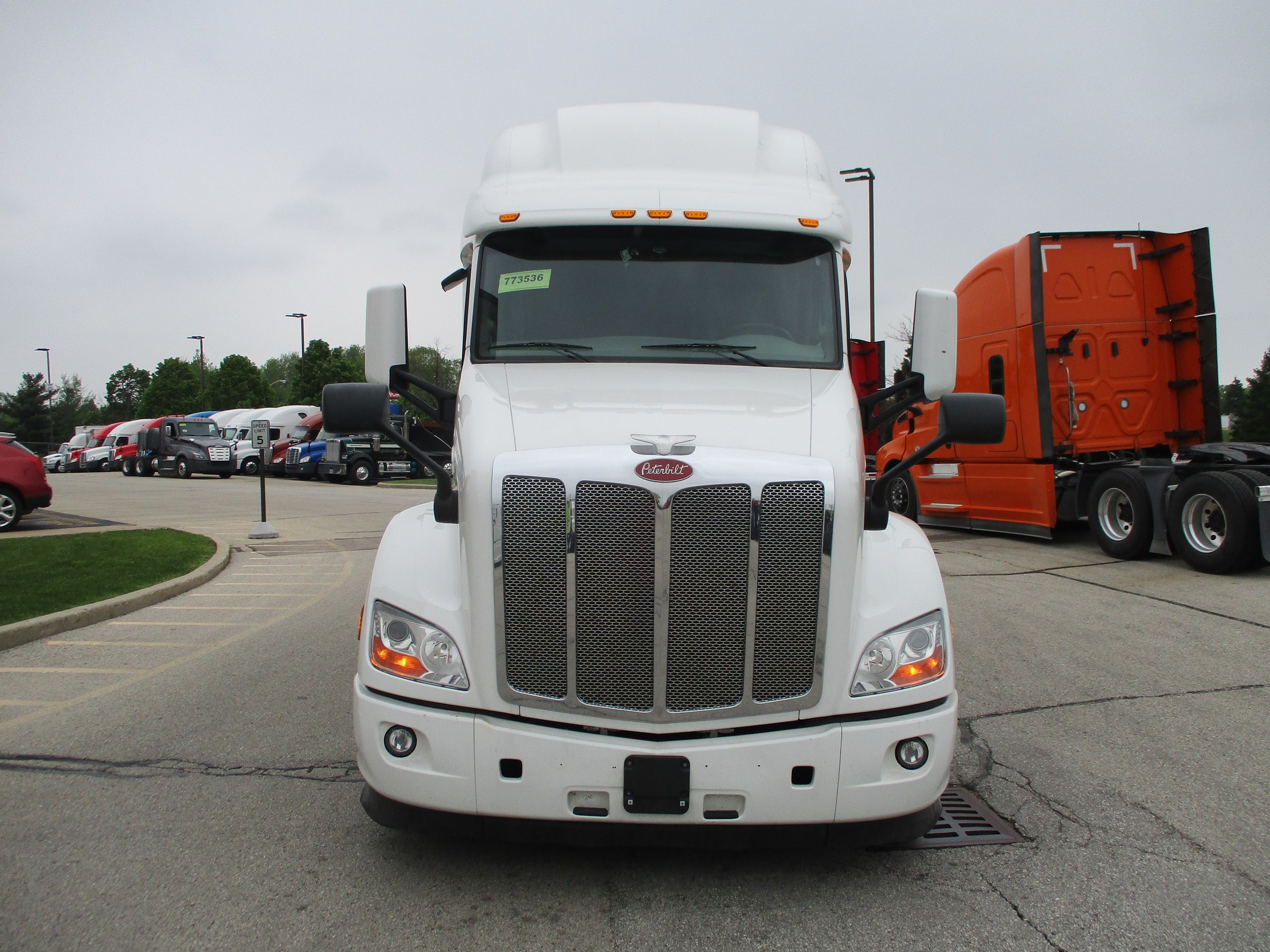 2019 PETERBILT 579 - Truck Country