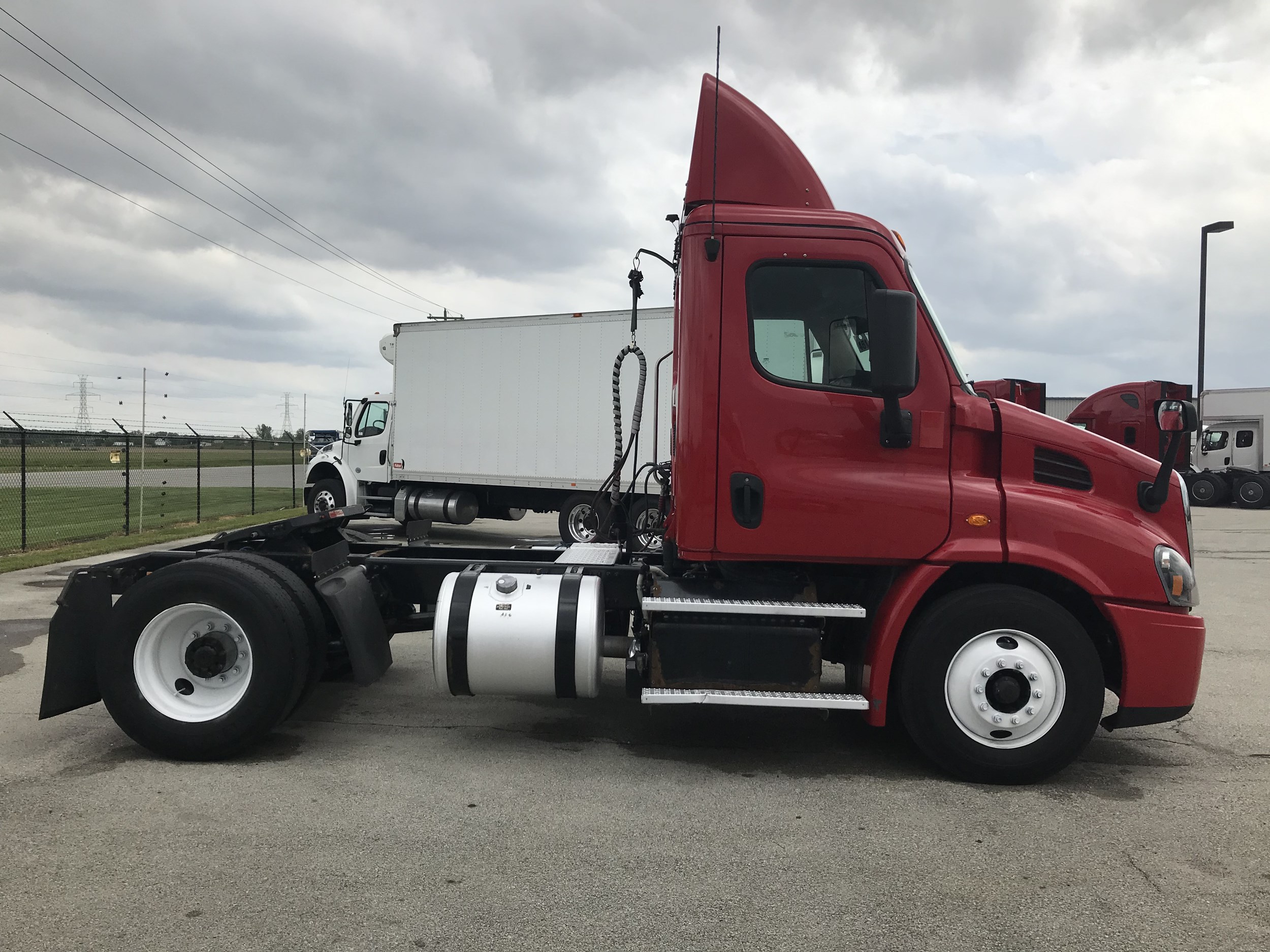 2017 FREIGHTLINER CA113 - Truck Country