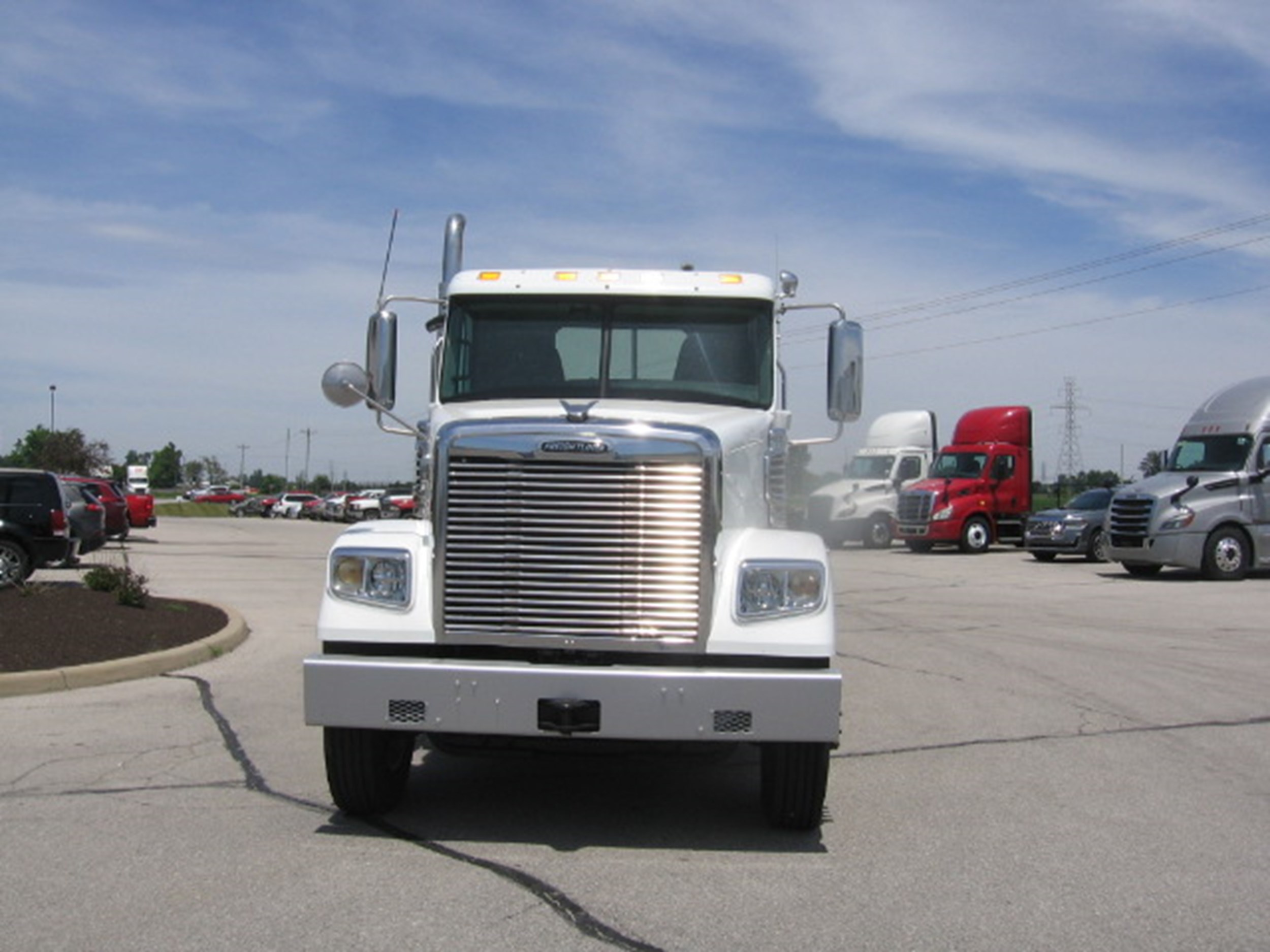 2015 FREIGHTLINER 122SD - Truck Country