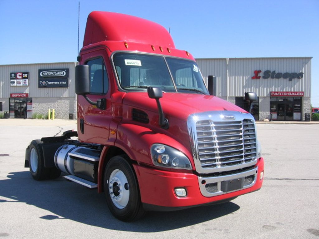 2017 FREIGHTLINER CA113 - Truck Country
