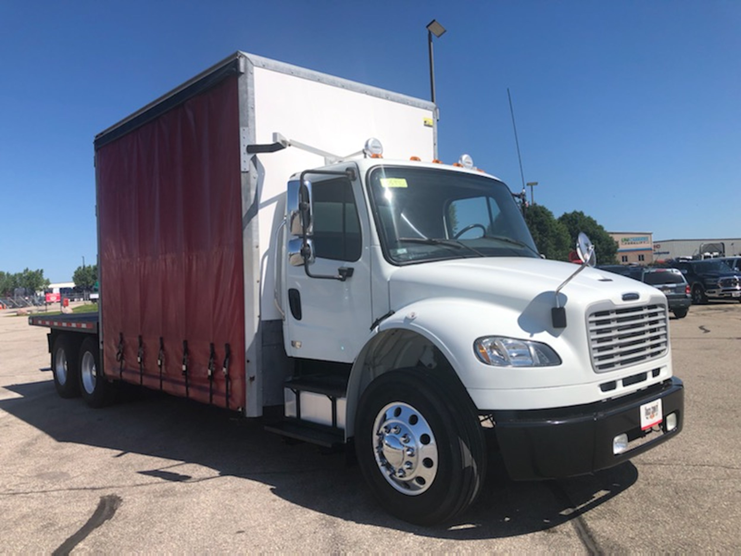 2014 FREIGHTLINER M280 - Truck Country