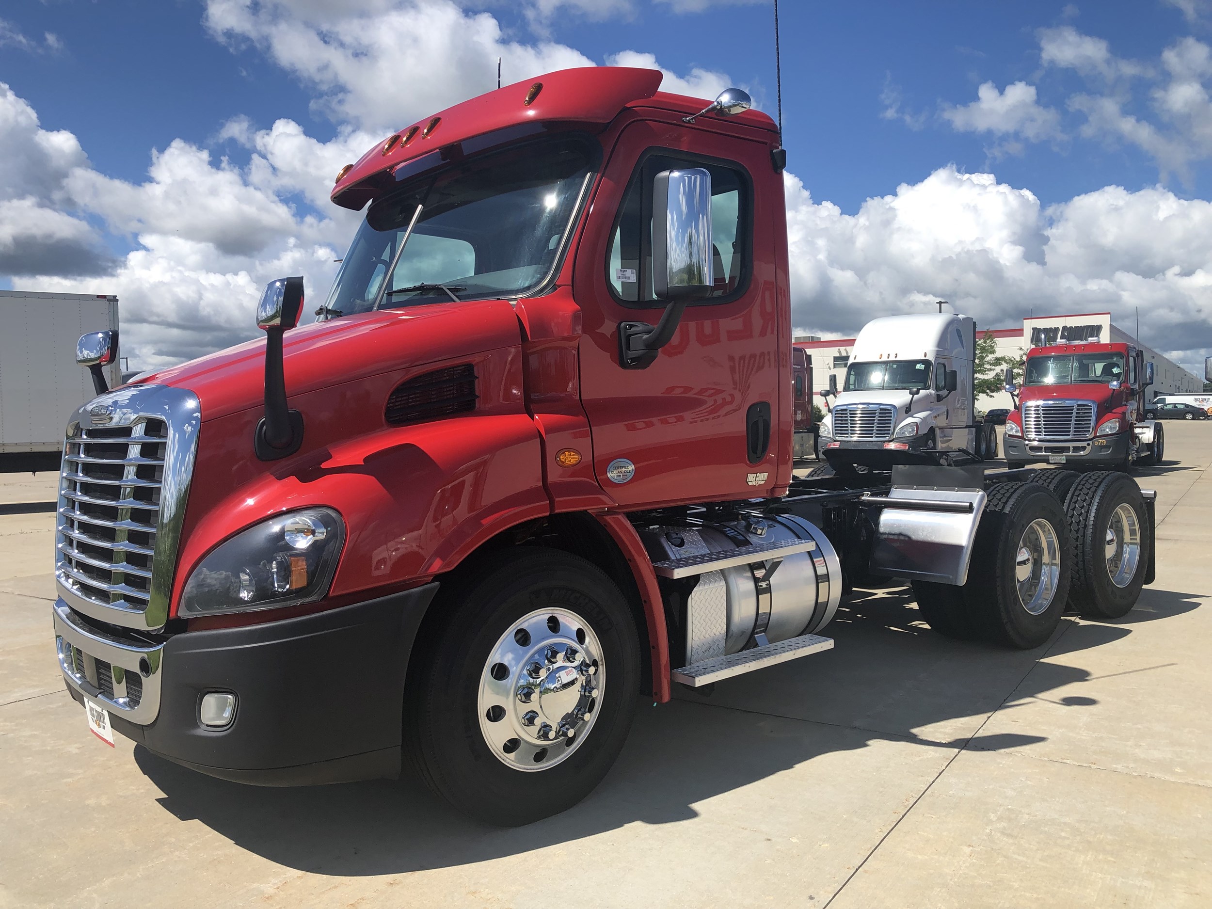 2018 FREIGHTLINER CA113 - Truck Country