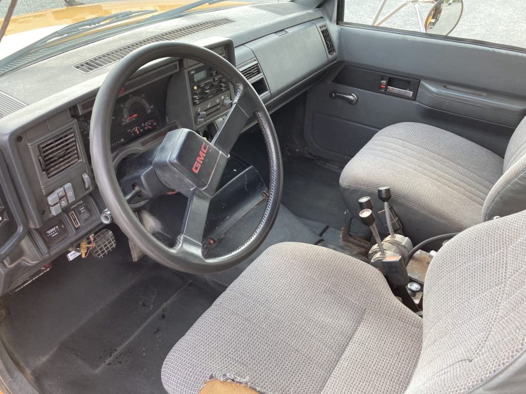 2001 GMC C7500 - Truck Country