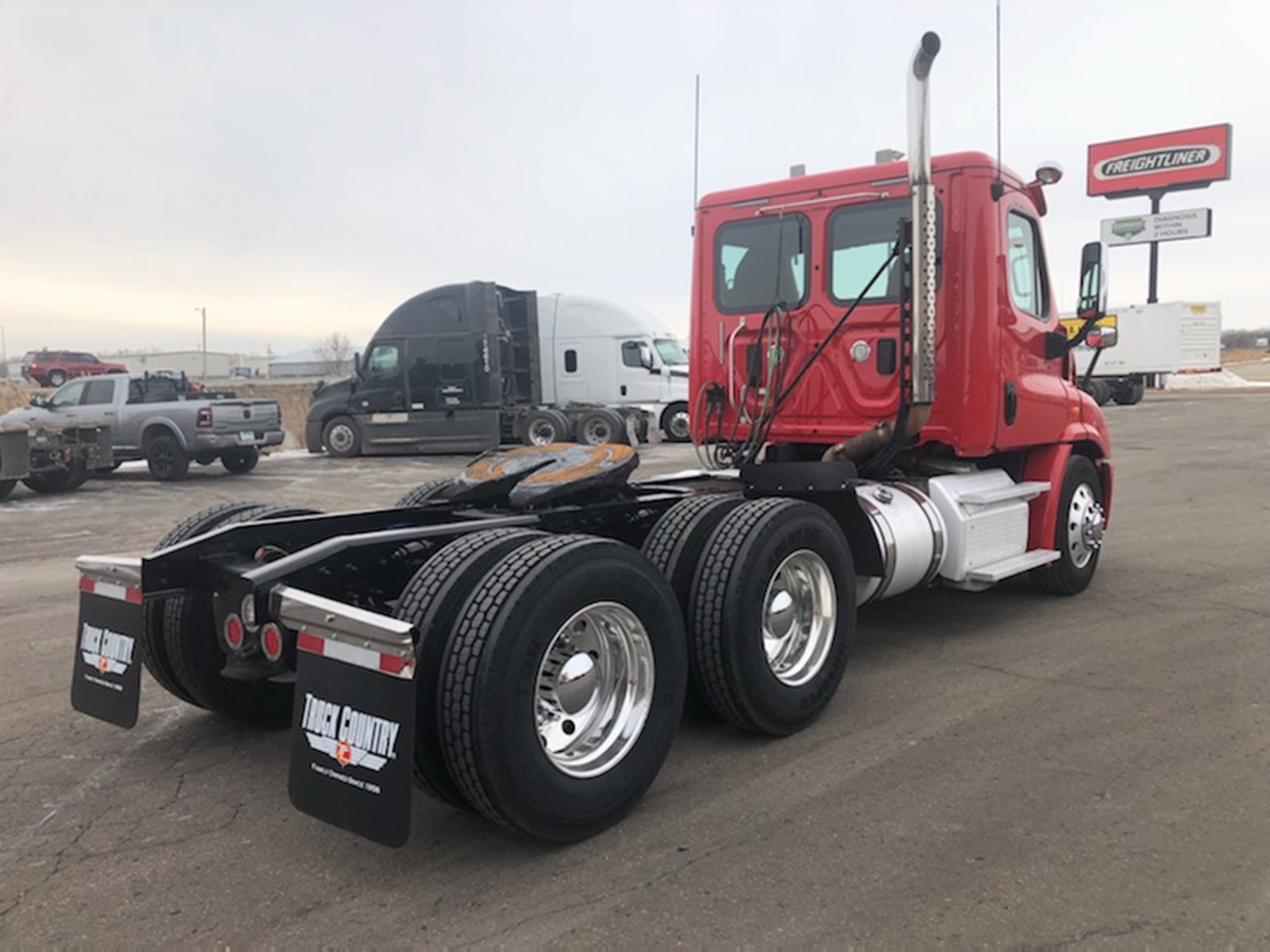 2018 FREIGHTLINER CA113 - Truck Country