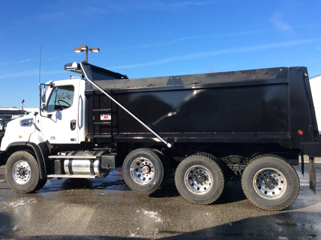 2016 FREIGHTLINER 114SD - Truck Country