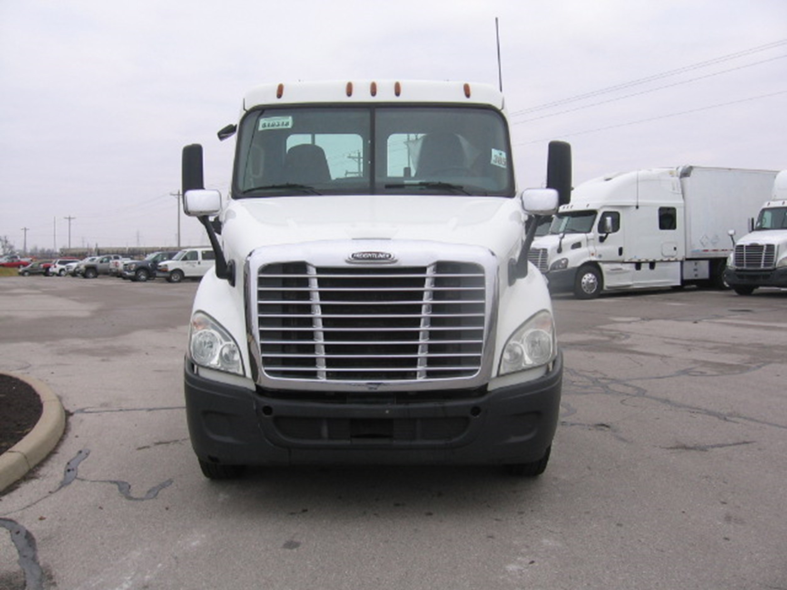 2014 FREIGHTLINER CA113 - Truck Country