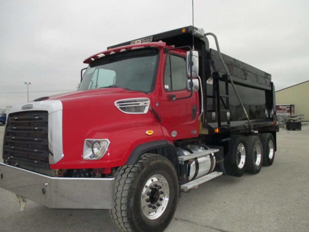 2016 FREIGHTLINER 114SD - Truck Country